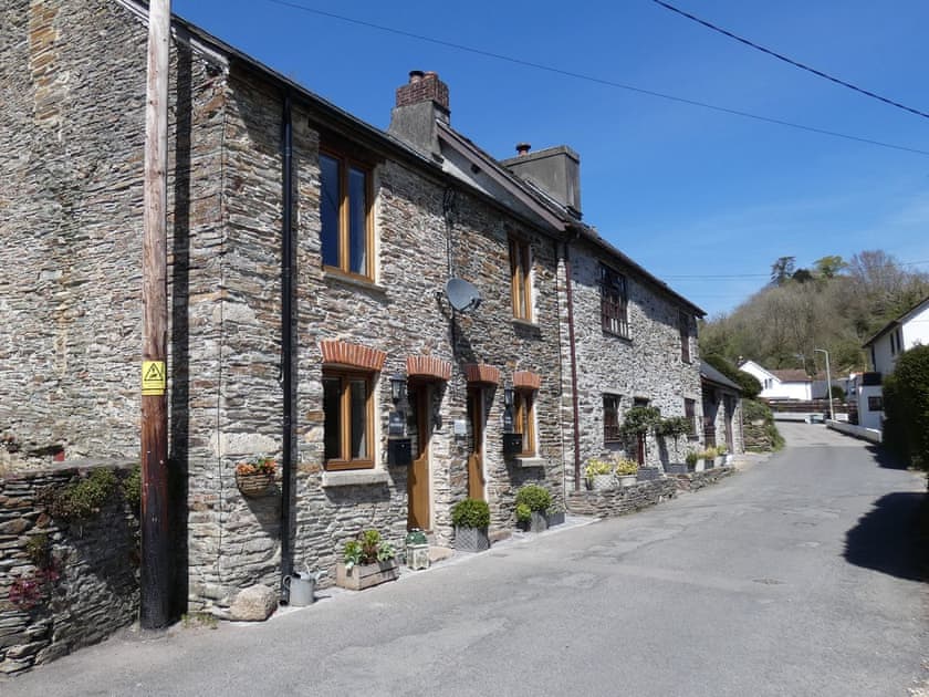 The Bolthole in Milton Combe , Devon - Book Online - Hoseasons