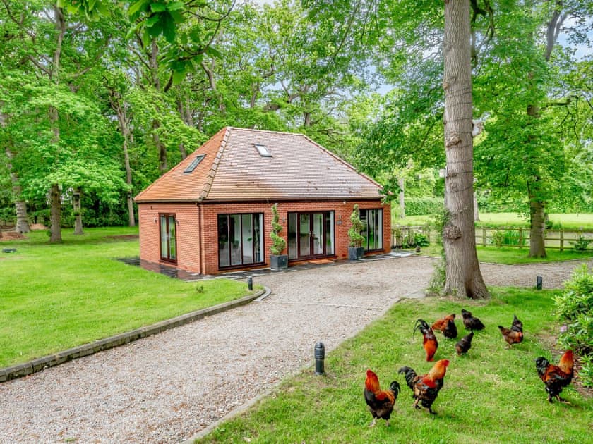 Lake View (ref UK39314) in Neston, Wirral near Chester. | Cottages.com