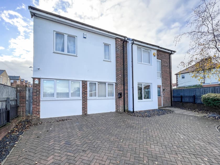 Numero Uno (ref UKC5773) in Newcastle Upon Tyne | Hoseasons