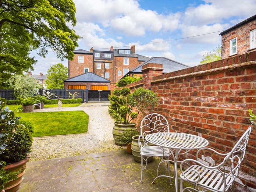The Lodge (ref UK44570) in Mount Vale, near York | Hoseasons
