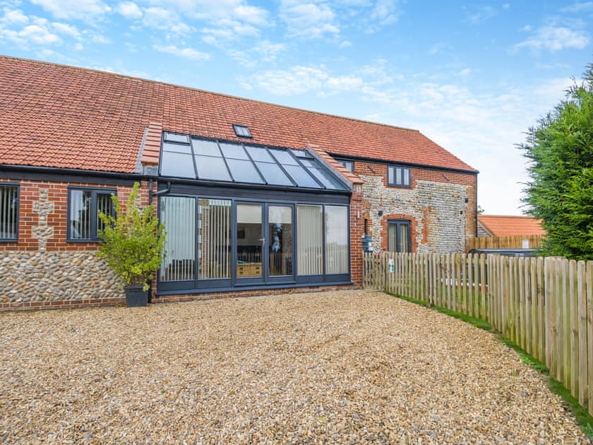 Hall Farm Barns - The Great South Barn in Gimingham, near Mundesley ...