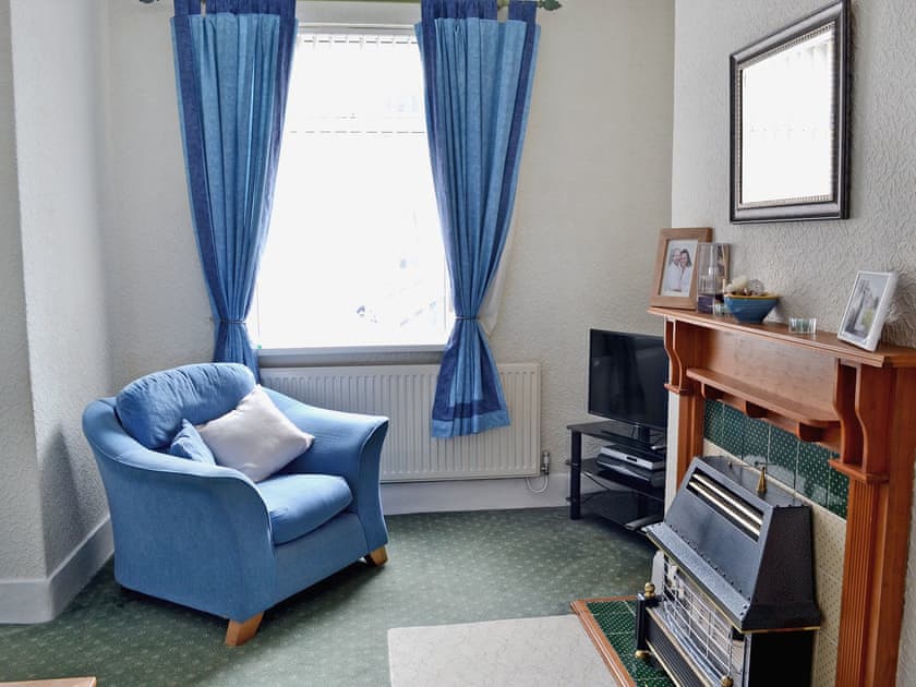 Vickers Cottage (ref W43559) in Vickerstown, Walney Island, near Barrow ...