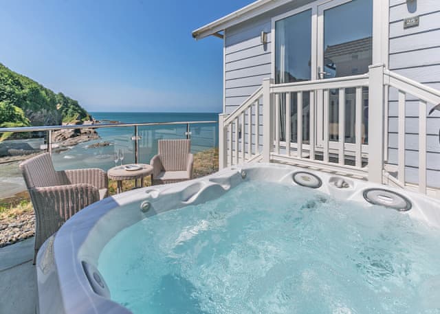 Beach Cove Coastal Retreat in Hele Bay, Ilfracombe, North Devon | Hoseasons