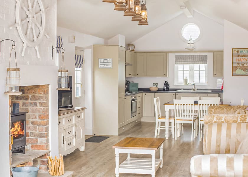 4 Berth Indulgent Beach House Grande Pet friendly in Filey | Hoseasons