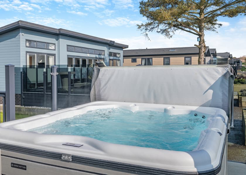 Field View Three Bedroom Pet Friendly in Mundesley | Hoseasons