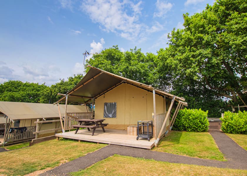 Safari Tent 3 Bed (Pet) in Dawlish | Hoseasons