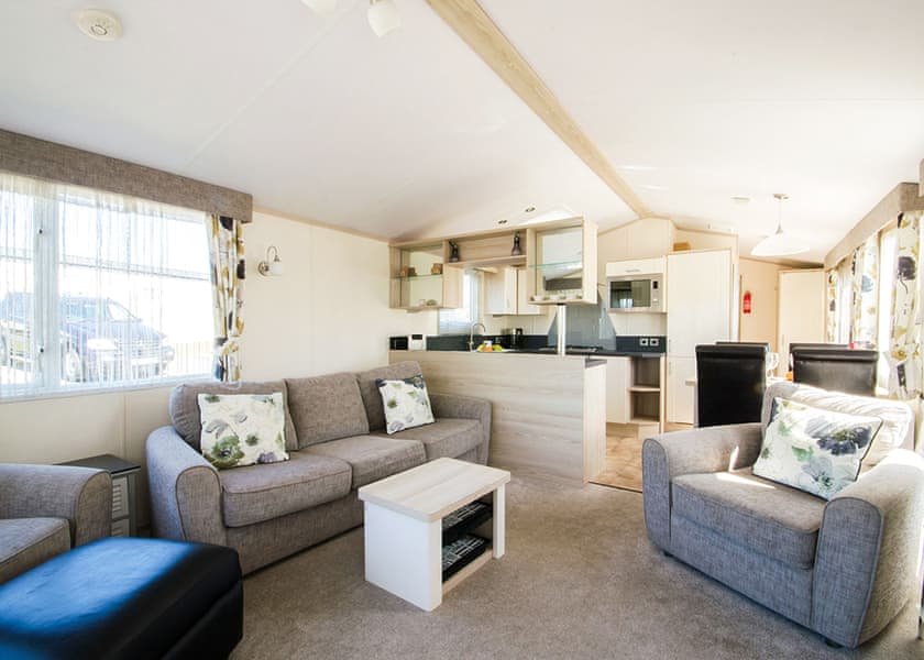 Platinum 2 Caravan with Decking sleeps 6 in Worcester | Hoseasons