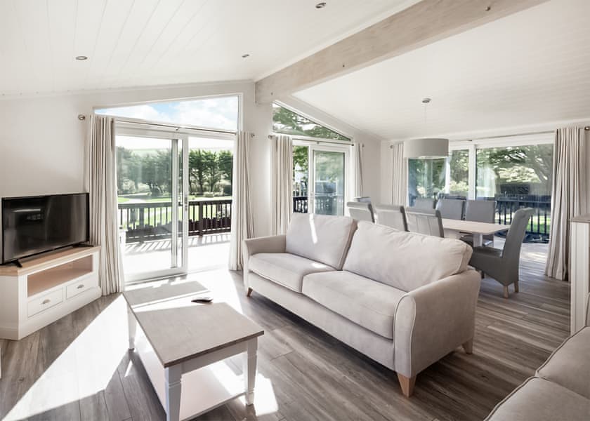 4 Bed Platinum Hot Tub Lodge Extra in Croyde Bay | Hoseasons