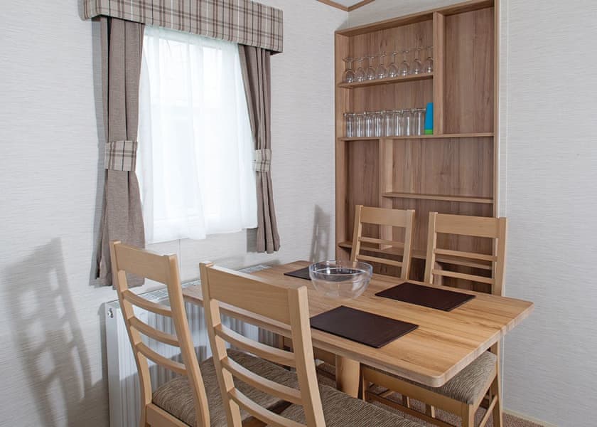 Holcombe WFA (ref LP15480) in Torquay | Hoseasons