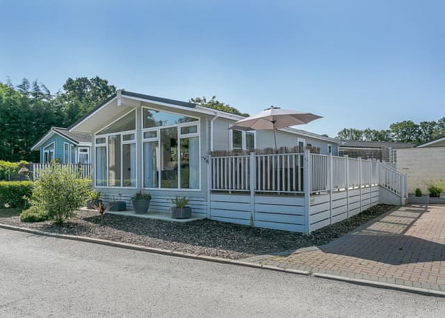 Deluxe Spa Pet in Westfield | Hoseasons