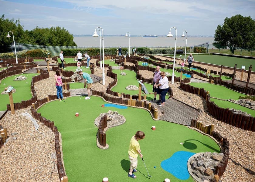 Kent Coast Holiday Park In Nr Rochester Holiday Parks Book Online Hoseasons