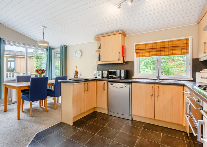 Kingham Lodge in Cotswolds | Hoseasons