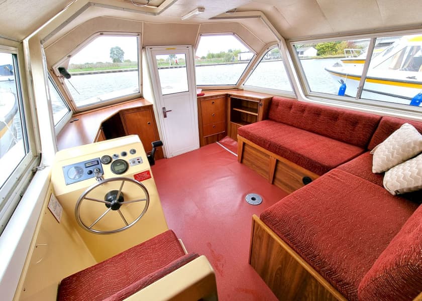 Chelsea Bridge from Bridgecraft in Acle, Norfolk - Hoseasons