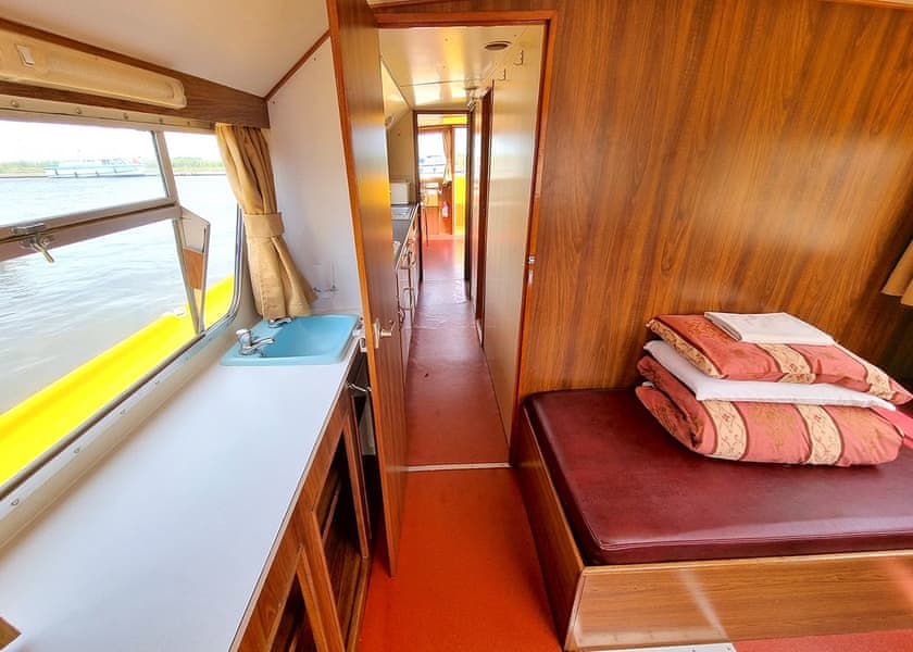 Trent Bridge from Bridgecraft in Acle, Norfolk - Hoseasons