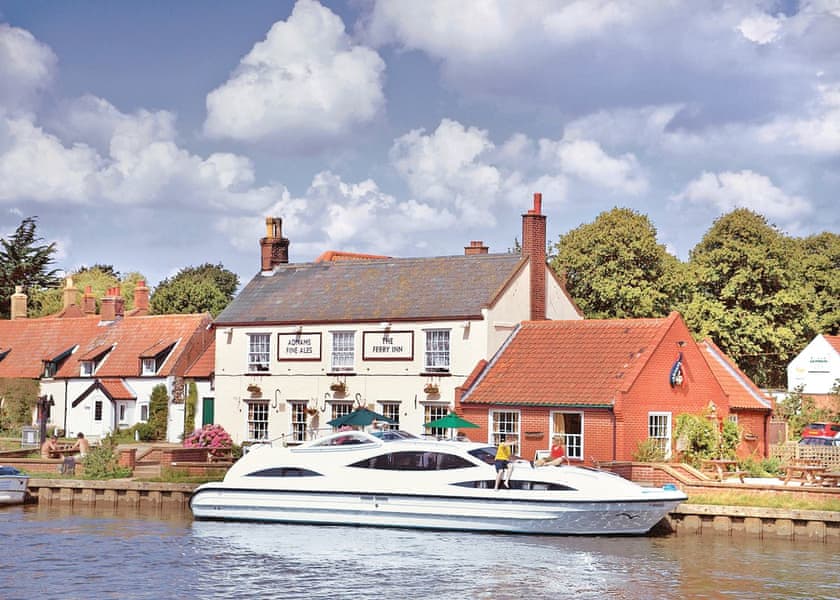 Brooklyn Bridge from Bridgecraft in Acle, Norfolk - Hoseasons