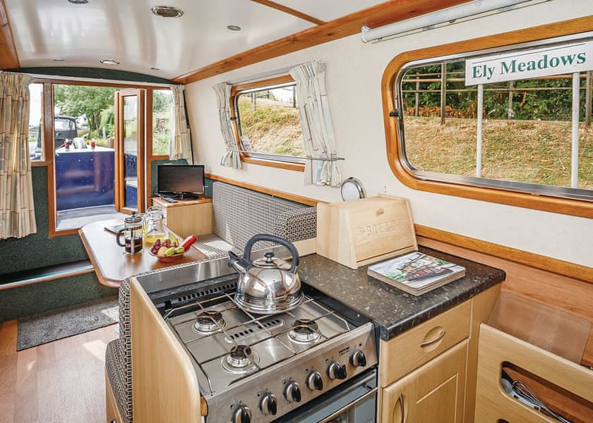 Muscadet from Bridge Boatyard in Ely, Cambridgeshire - Hoseasons