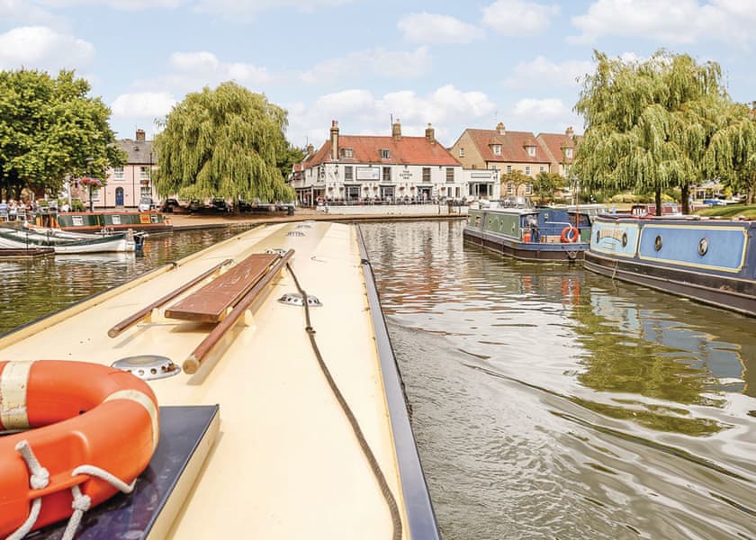 Muscadet from Bridge Boatyard in Ely, Cambridgeshire - Hoseasons