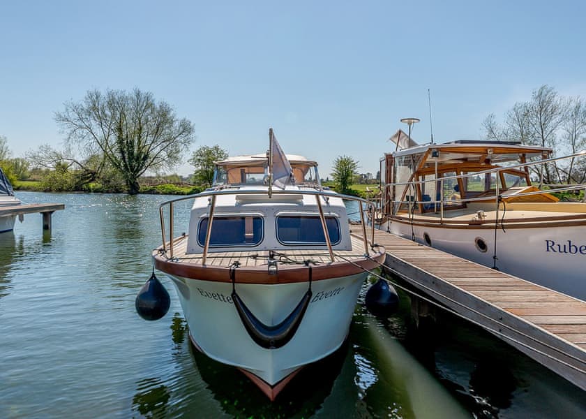Evette from Bygone Boating in Benson Waterfront, Benson, Oxfordshire ...
