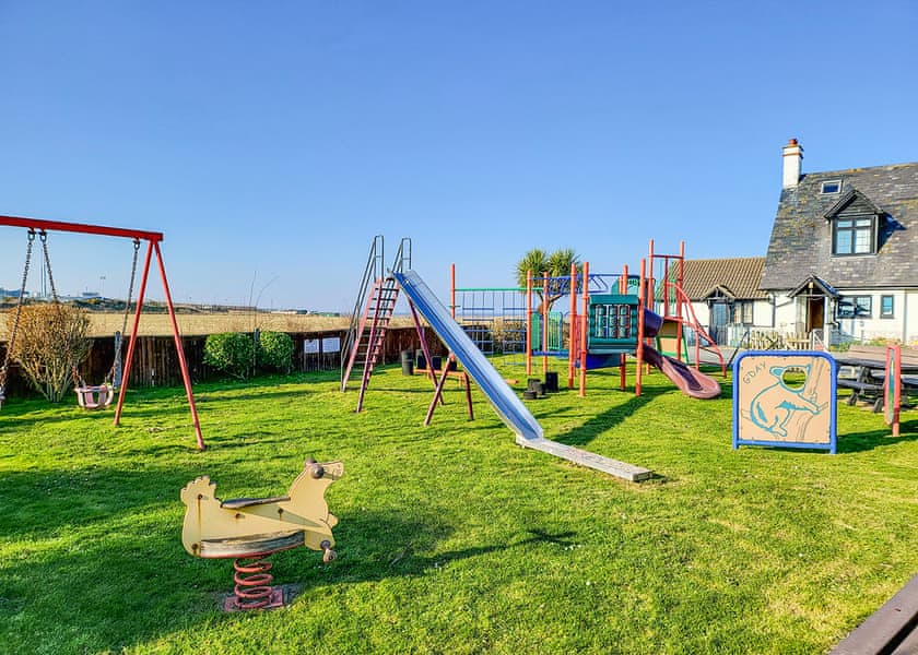Castaways Holiday Park in Bacton-on-Sea, Norfolk | Hoseasons