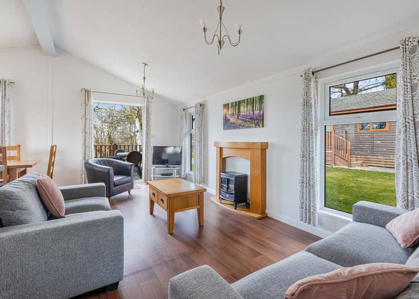 Falcon 3 Pet Friendly - Hoburne Doublebois - Holiday Parks - Book ...