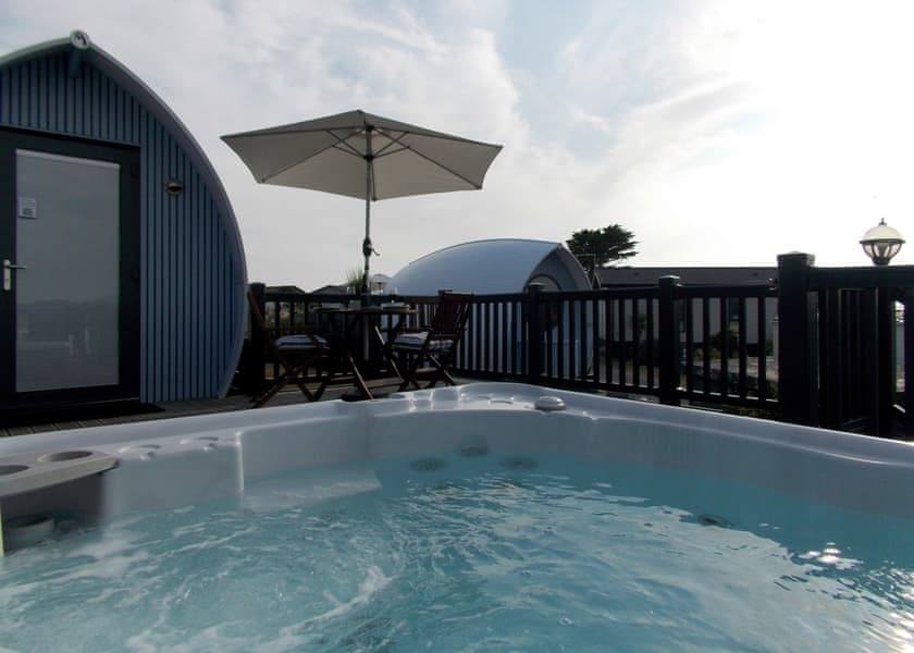 Superior Pod Hot Tub - Gimblet Rock - Holiday Parks - Book Online ...