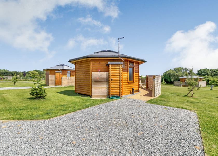 Octi-Lodge Mini Spa Pet in Fitling, Nr Hornsea | Hoseasons