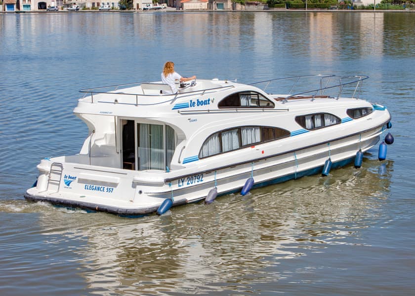 Caprice from Chertsey Marina in Chertsey, Surrey - Hoseasons