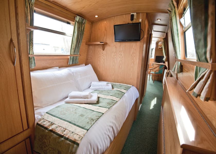 Regency 4 Claire from Napton Marina in Napton on the Hill, Warwickshire ...