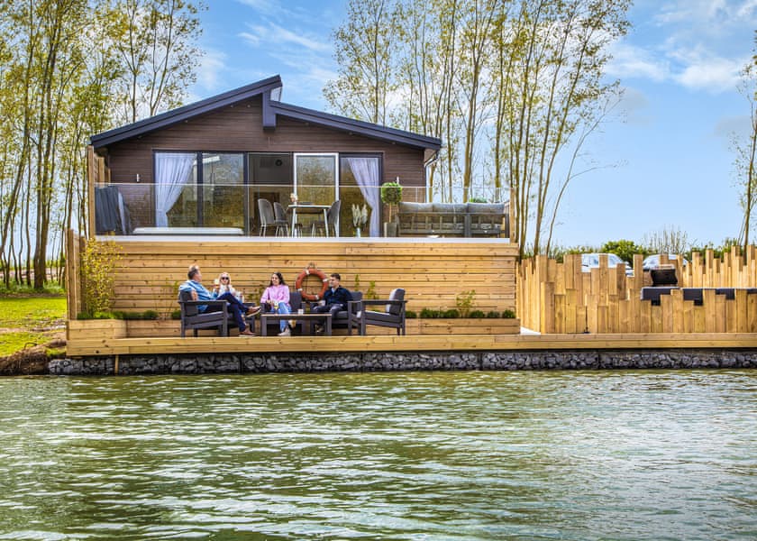 Goldfinch Lodge - Noahs Retreat - Holiday Parks - Book Online - Hoseasons