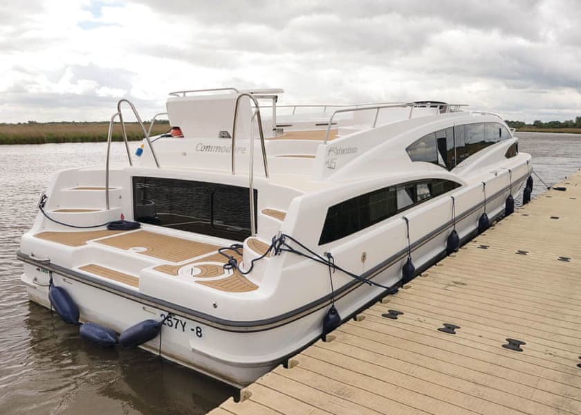 Commander from Richardson’s Cruisers in Stalham, Norfolk - Hoseasons