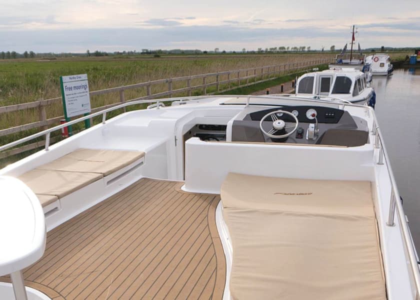 Commander from Richardson’s Cruisers in Stalham, Norfolk - Hoseasons