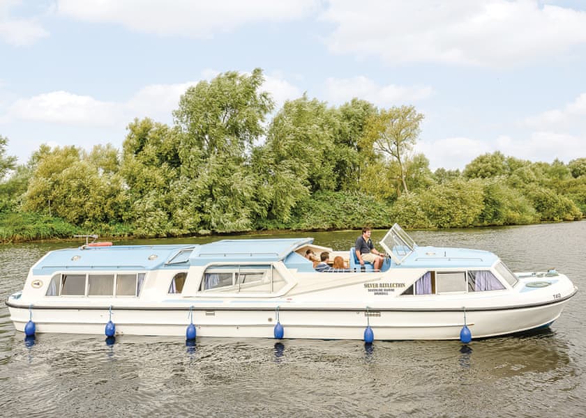 Silver Reflection from Richardson’s Cruisers in Stalham, Norfolk ...