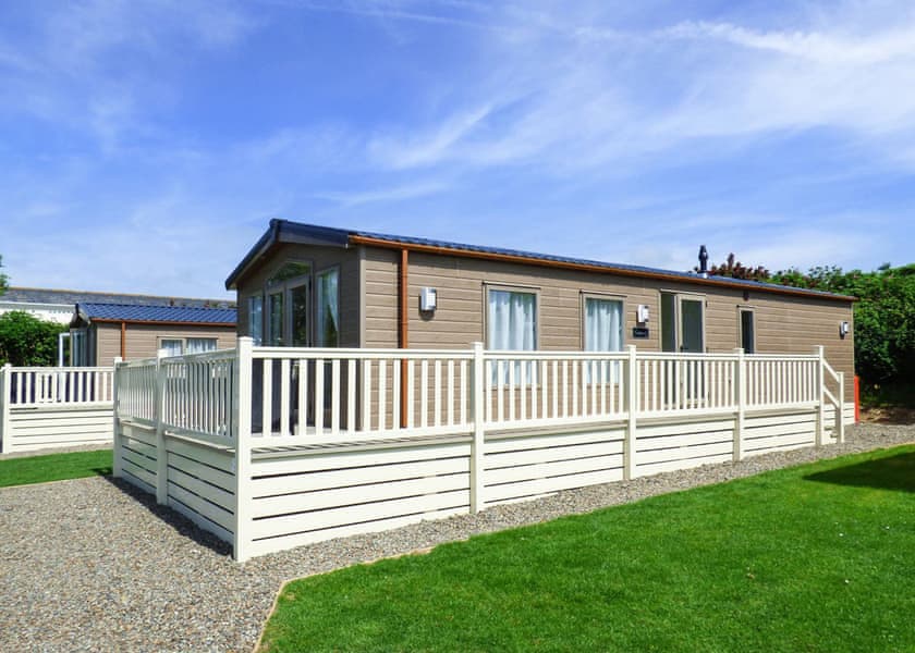 Superior 3 Bedroom with Hot Tub (Dog Friendly) - Tregoad Park - Holiday ...