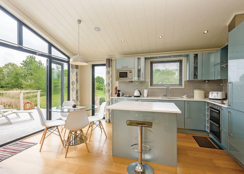 Weybread Lakes Lodges in Waveney Valley - Lodges - Book Online - Hoseasons