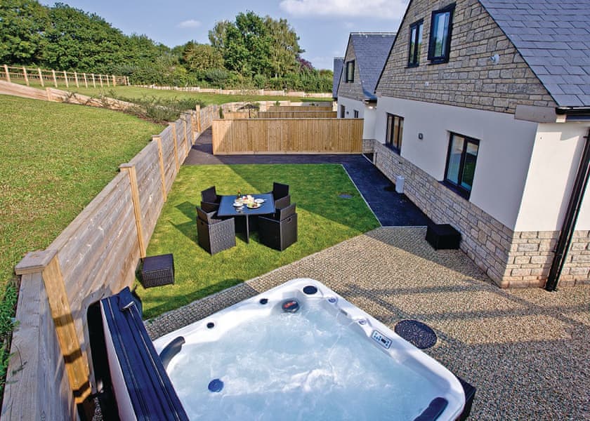 Windmill Retreat & Spa in Glastonbury - Lodges - Book Online - Hoseasons
